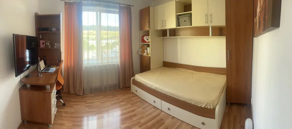 Apartament 3 camere, Floresti, balcon, parcare - Bling Imobiliare